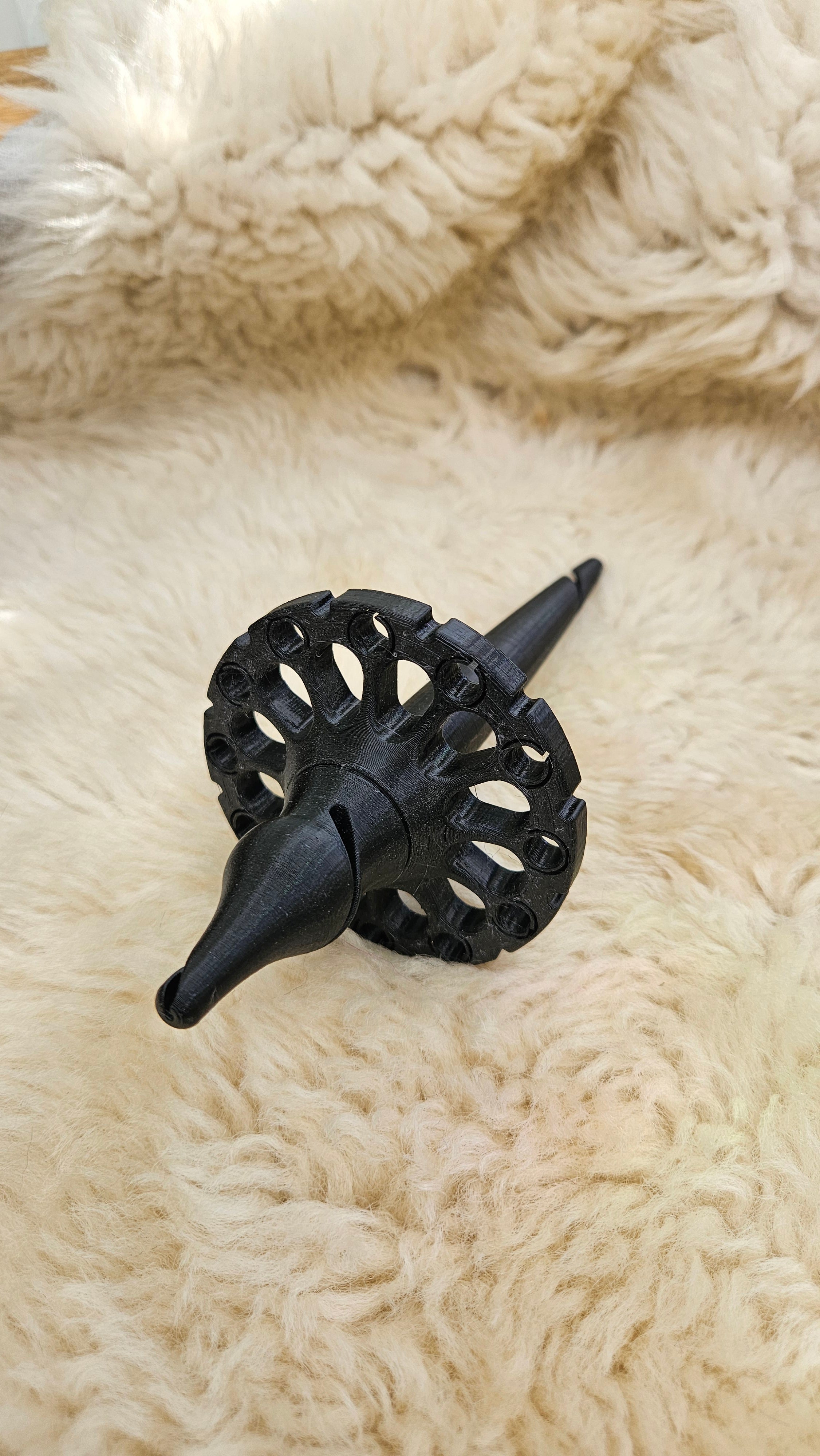 SpinPerfect Fine Lace Weight Drop Spindle (24 g) – SpinPerfect ICON ...